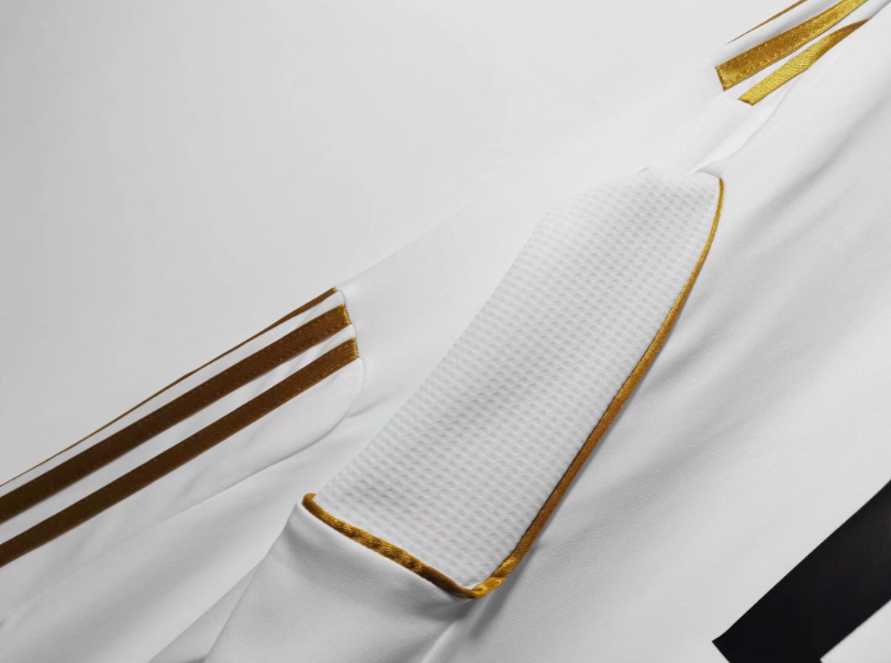 Real Madrid Home 2011/2012 LS - The Football Kit Gods